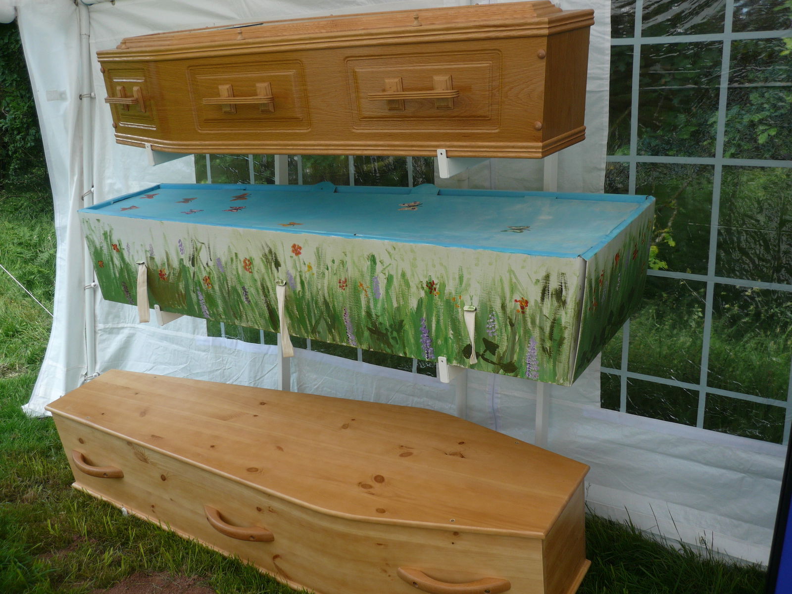 Eco-friendly coffins - what would you choose? - Leedam Natural Burials