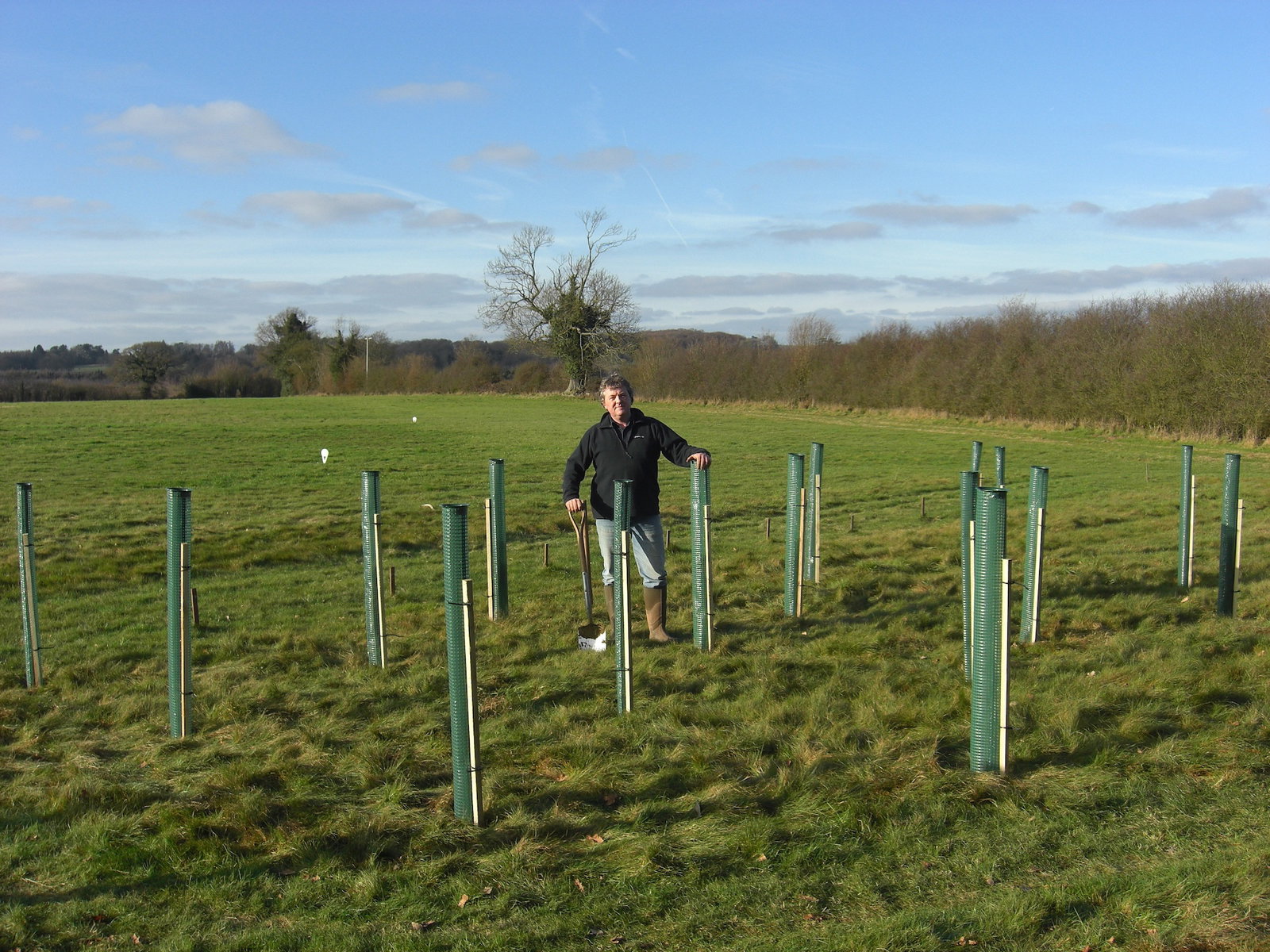 Planting 500 trees at Pembrokeshire Natural Burial Ground - Leedam ...